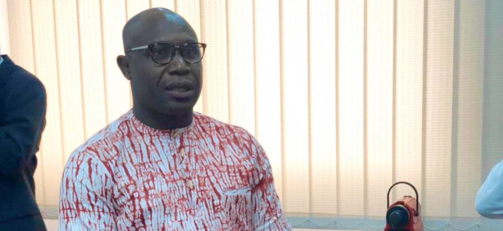 Malick Kebe exige le port du textile guinéen à ses travailleurs ...